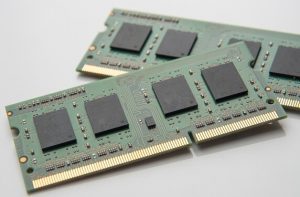 2 or 4 RAM Sticks? Get the Performance You Need (Guide)
